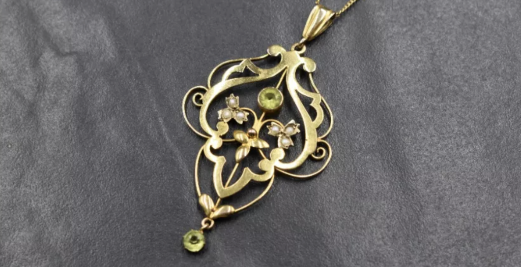 Collecting Notes: Edwardian pendants - Eighteen Eighteen Auctioneers